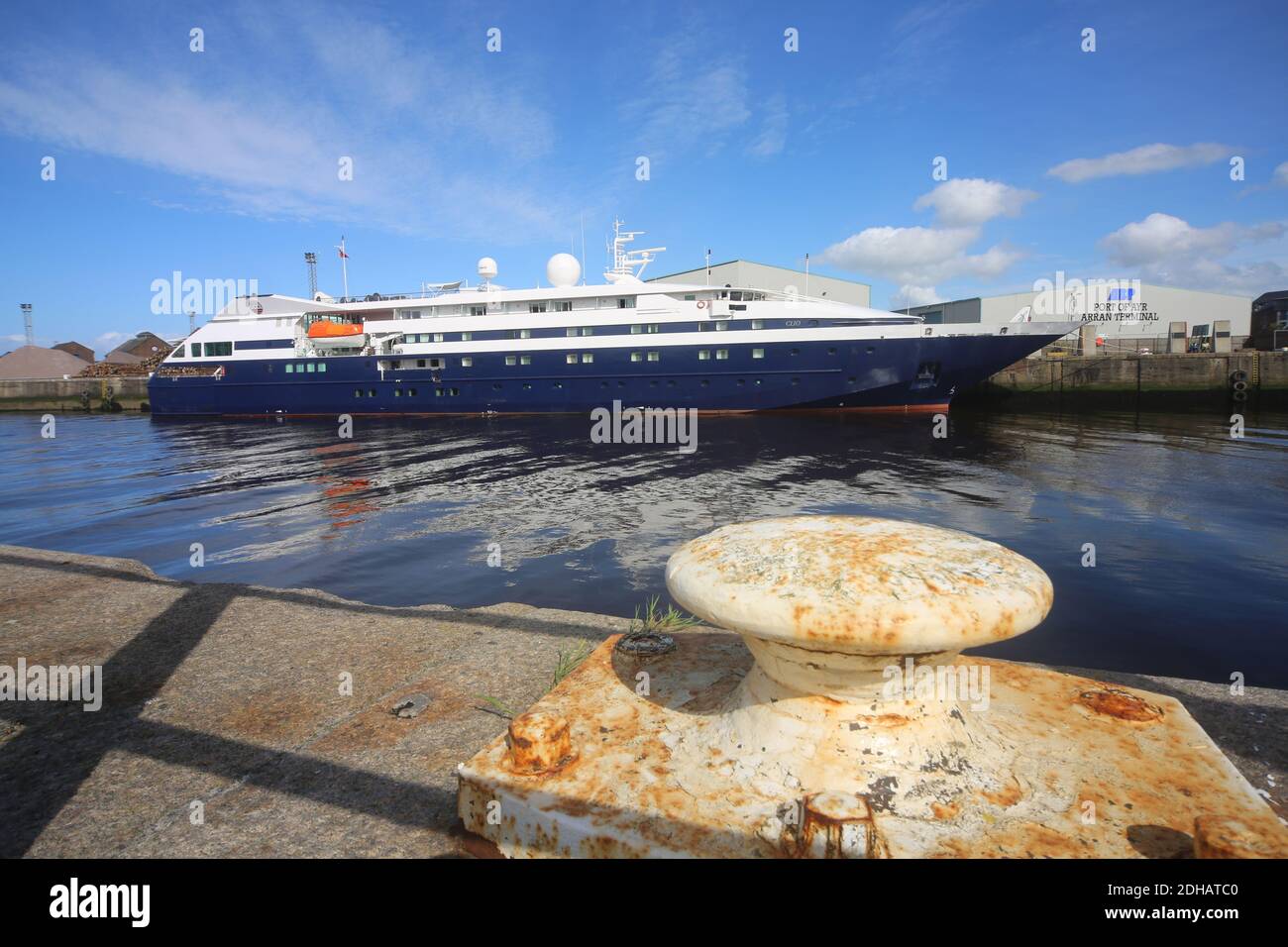 Mv clio hi-res stock photography and images - Alamy