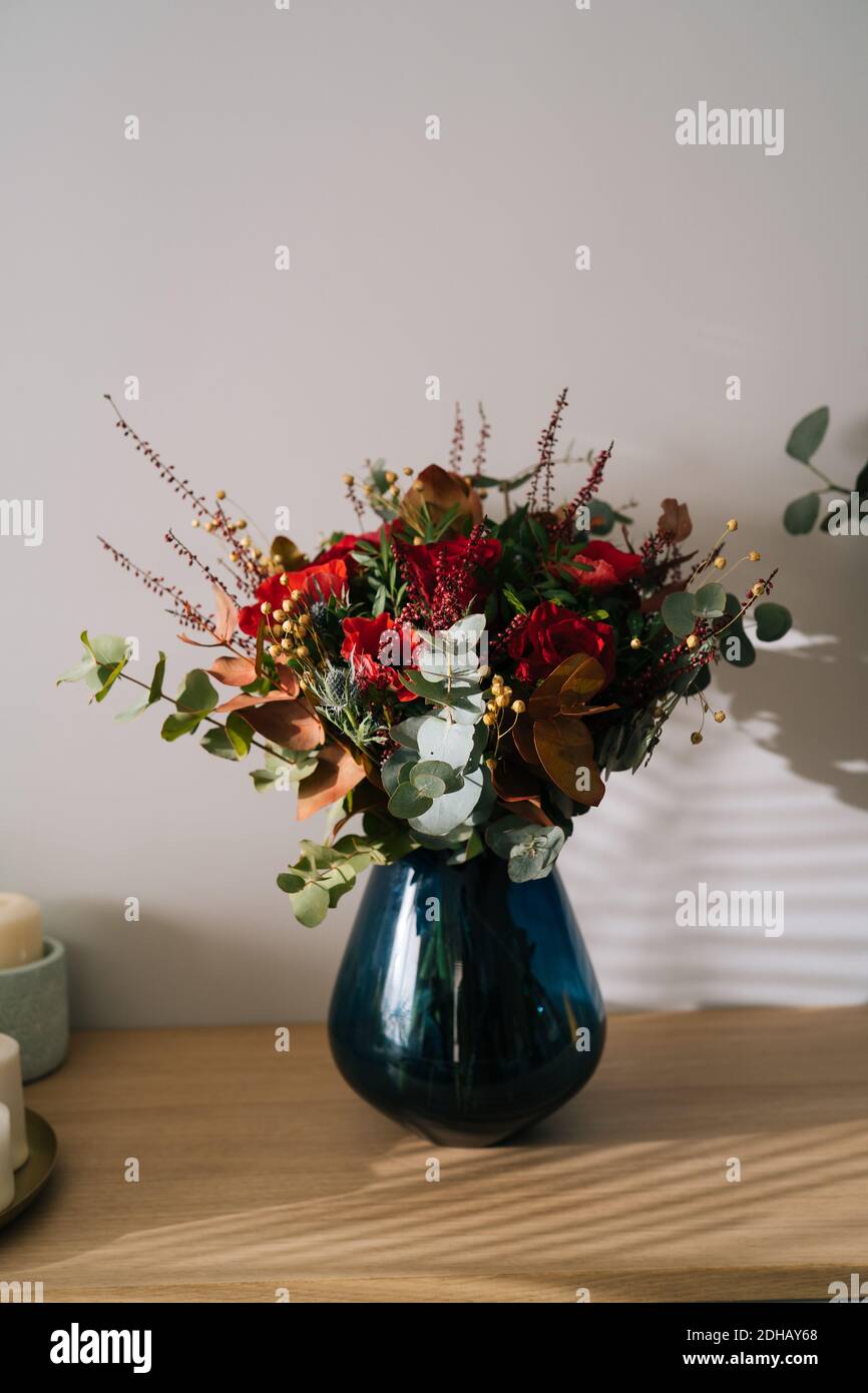 Red white and blue flower bouquet hi-res stock photography and images ...