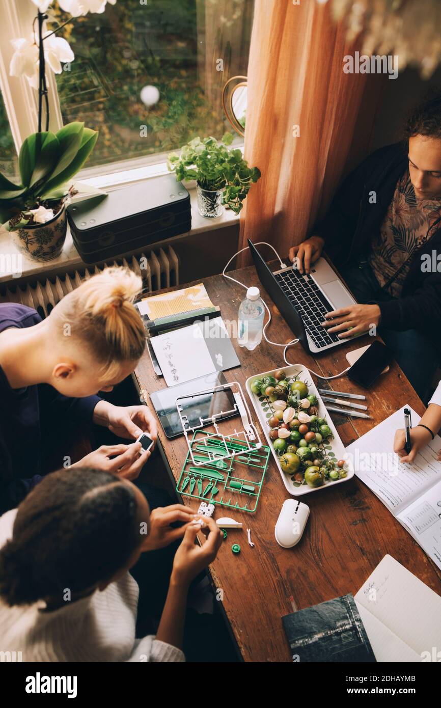 African teenager computer hi-res stock photography and images - Alamy