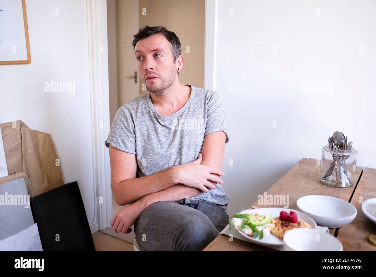 Man eating table setting hi-res stock photography and images - Alamy