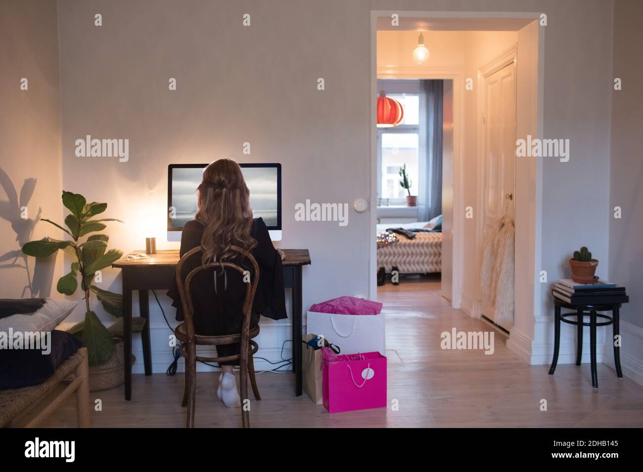 Using desktop hi-res stock photography and images - Alamy