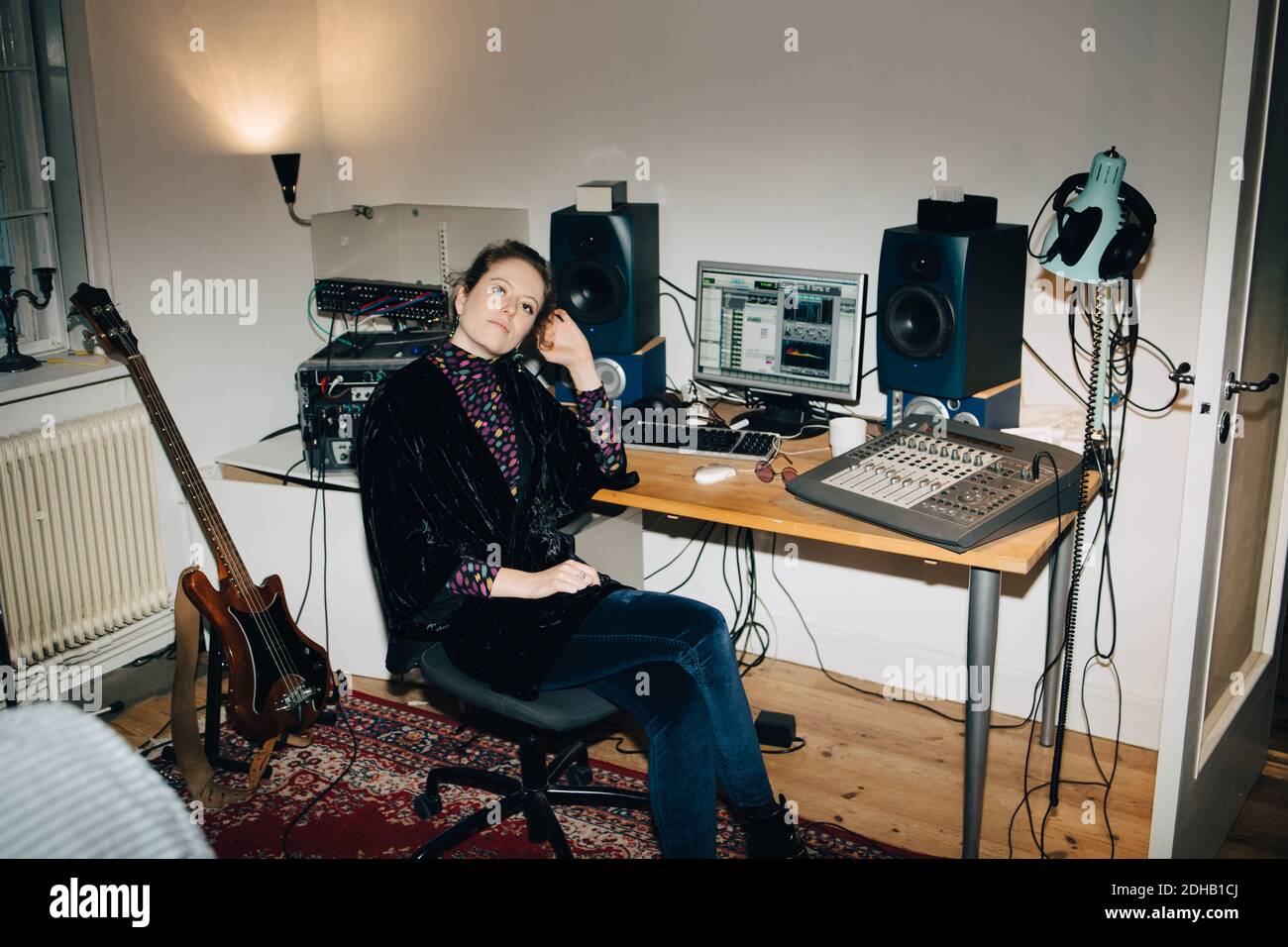 Computer musical instrument hi-res stock photography and images - Alamy