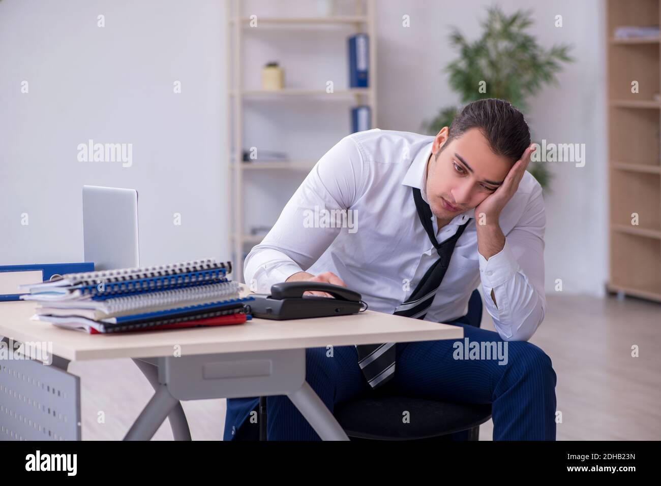 Sick man coughing workplace hi-res stock photography and images - Alamy