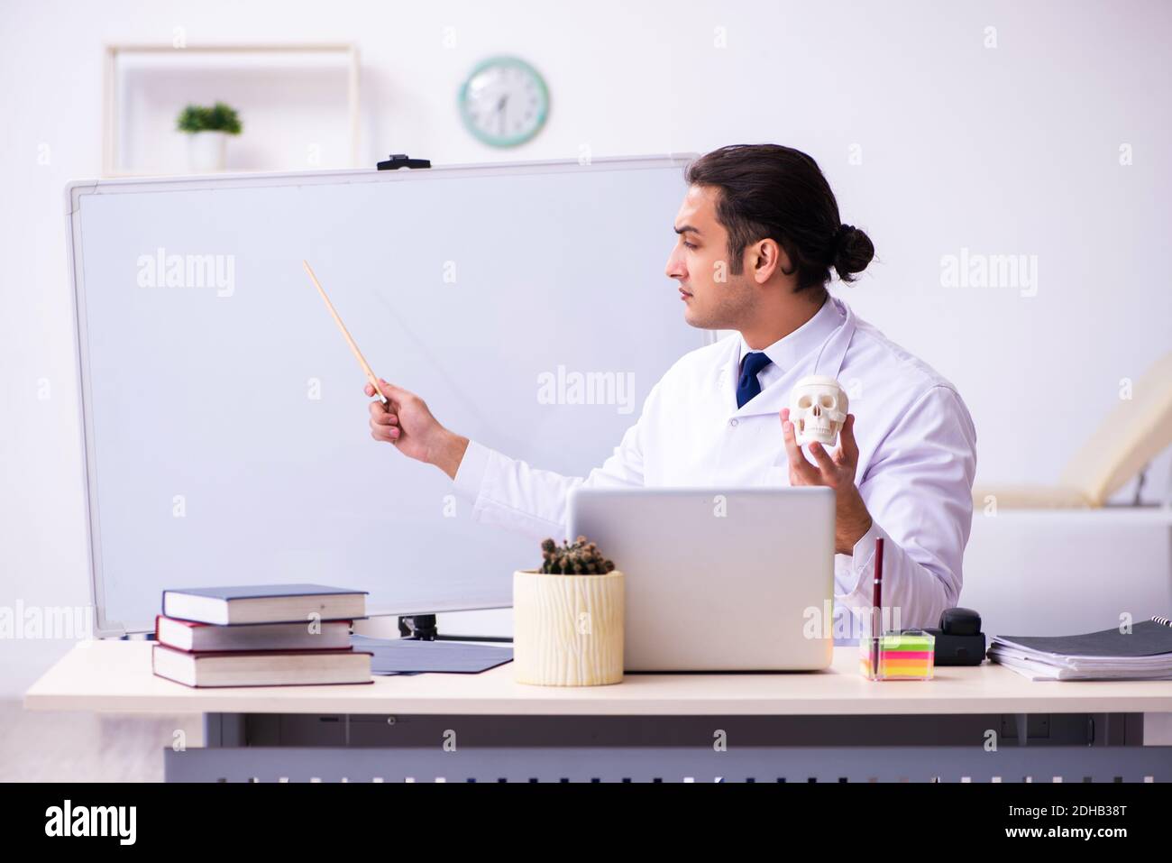 Doctor teaching during the lecture Stock Photo - Alamy