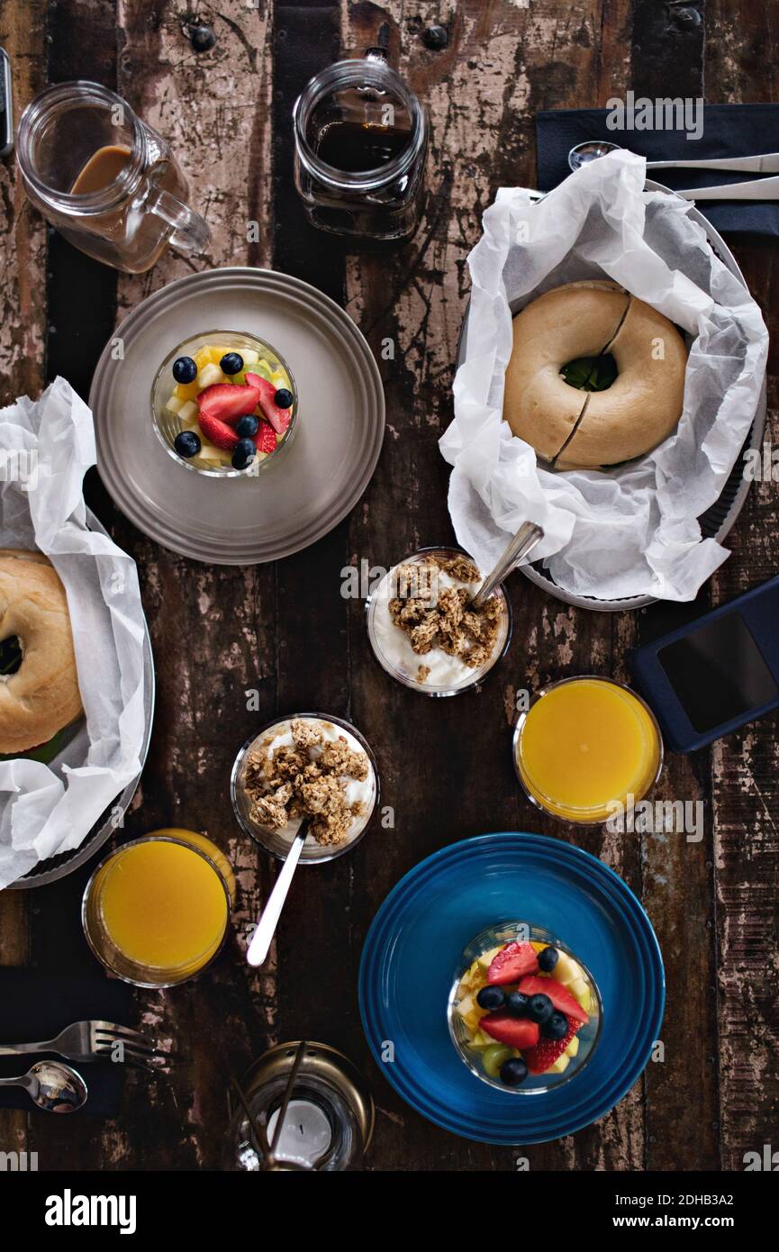 Dining on ground hi-res stock photography and images - Alamy