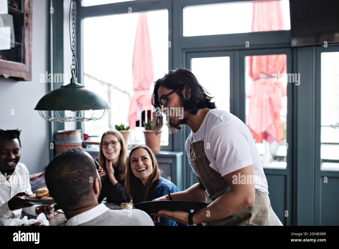 Happy customers hi-res stock photography and images - Alamy