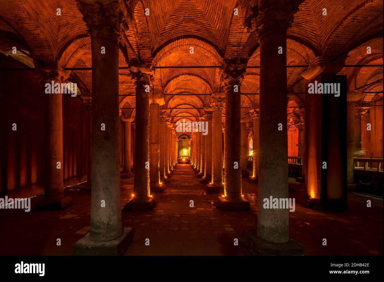 Basilica Cistern, largest of the hundreds of water tanks under Istanbul ...