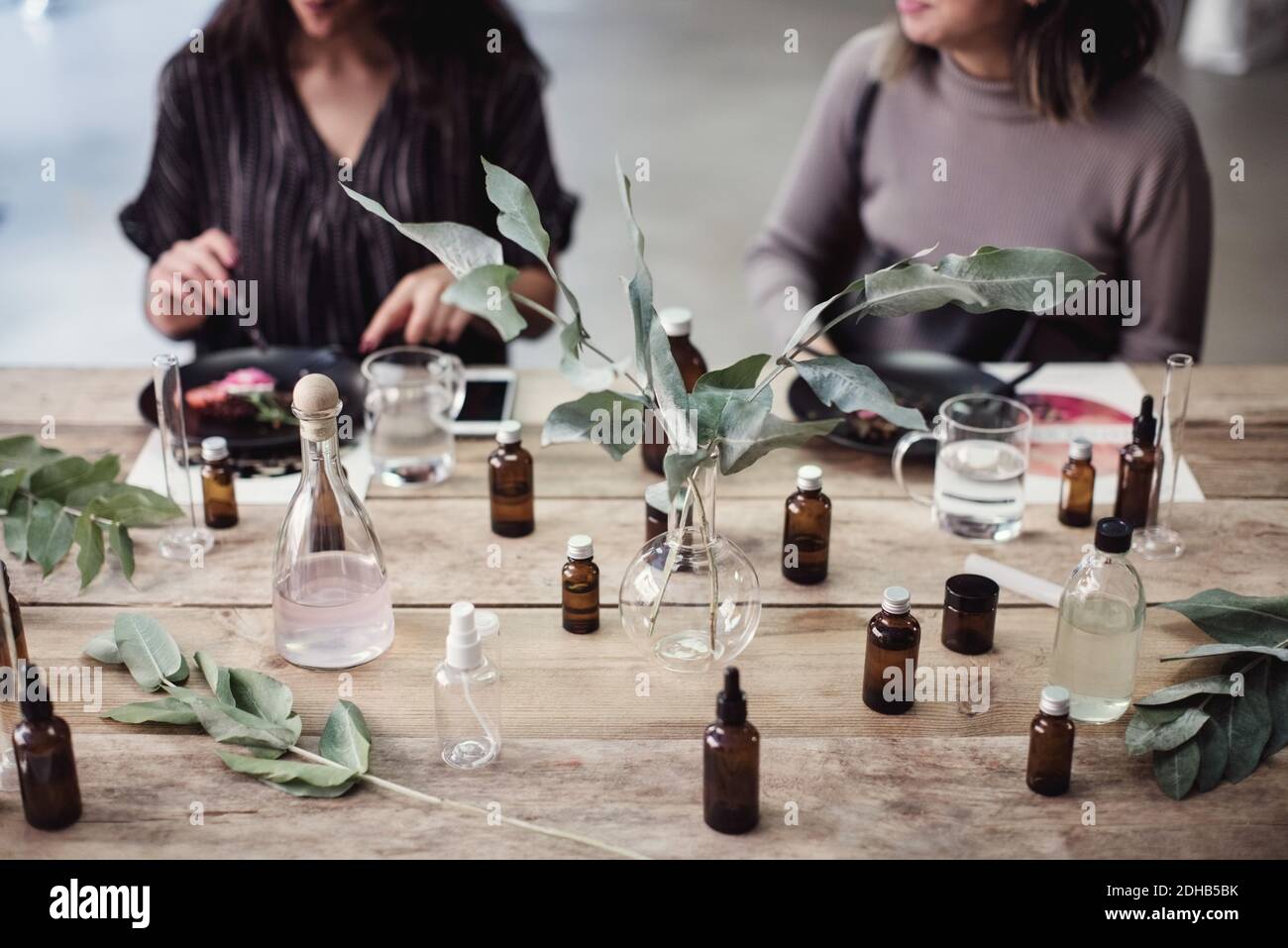 Perfume making bottles hi-res stock photography and images - Alamy
