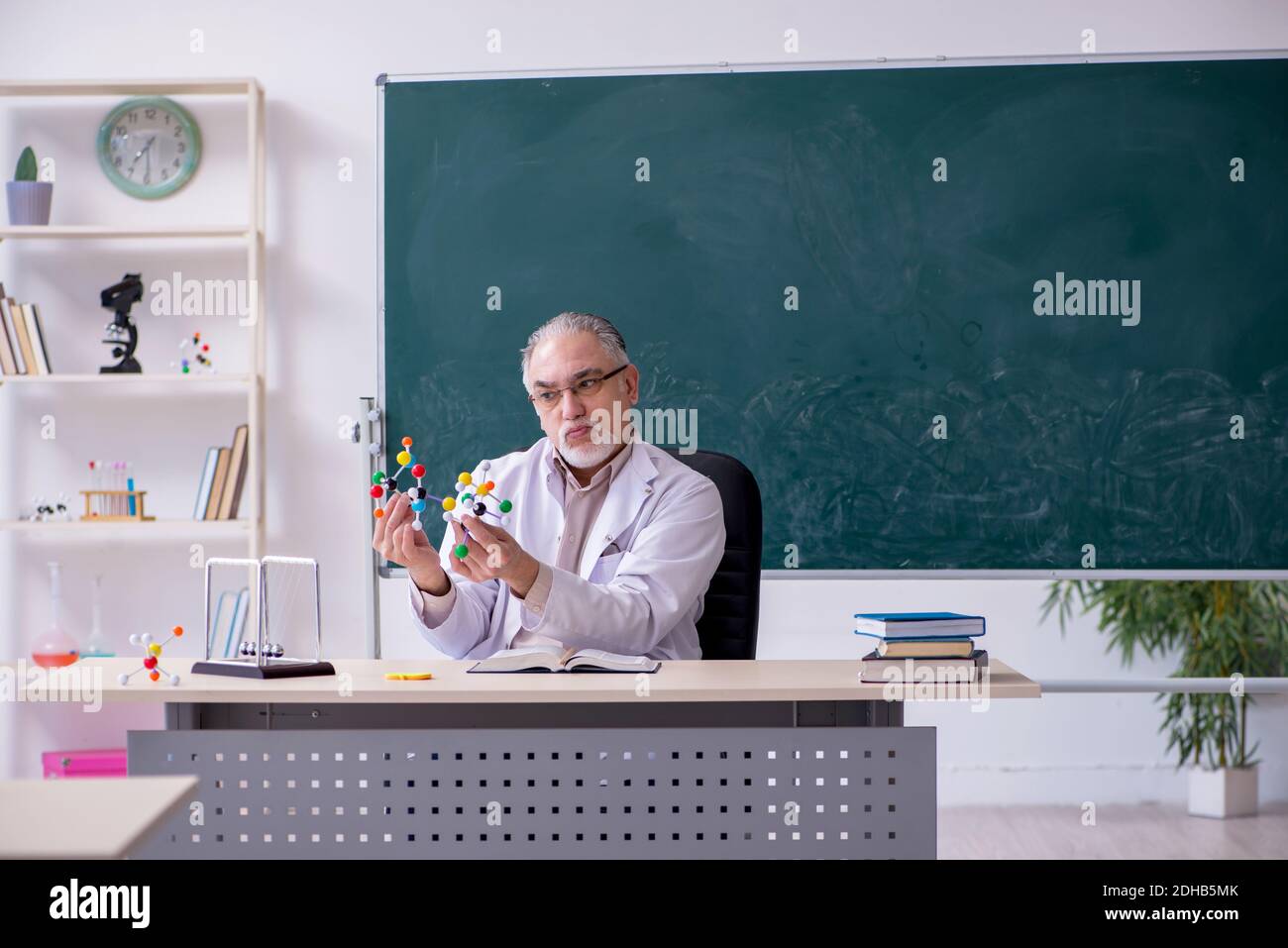 Experienced model hi-res stock photography and images - Alamy