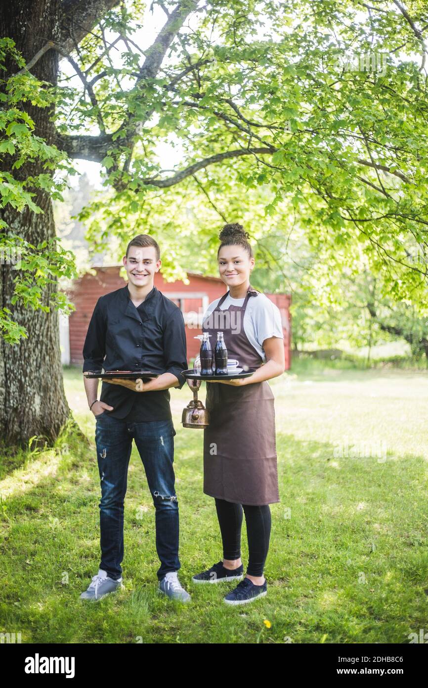 Wait hi-res stock photography and images - Alamy