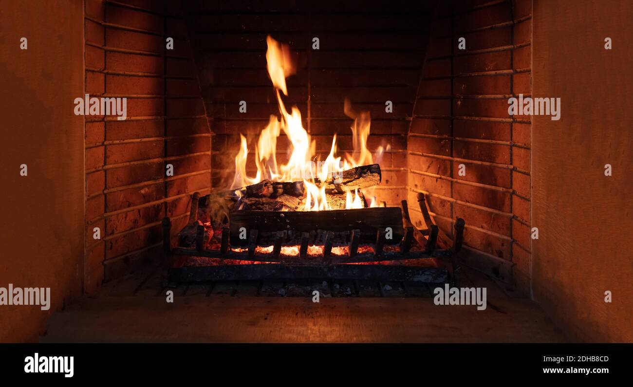 Warm fire hi-res stock photography and images - Alamy