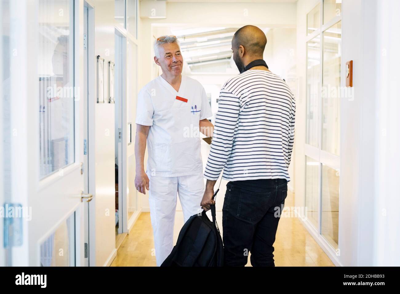 Hospital visit two people hi-res stock photography and images - Alamy