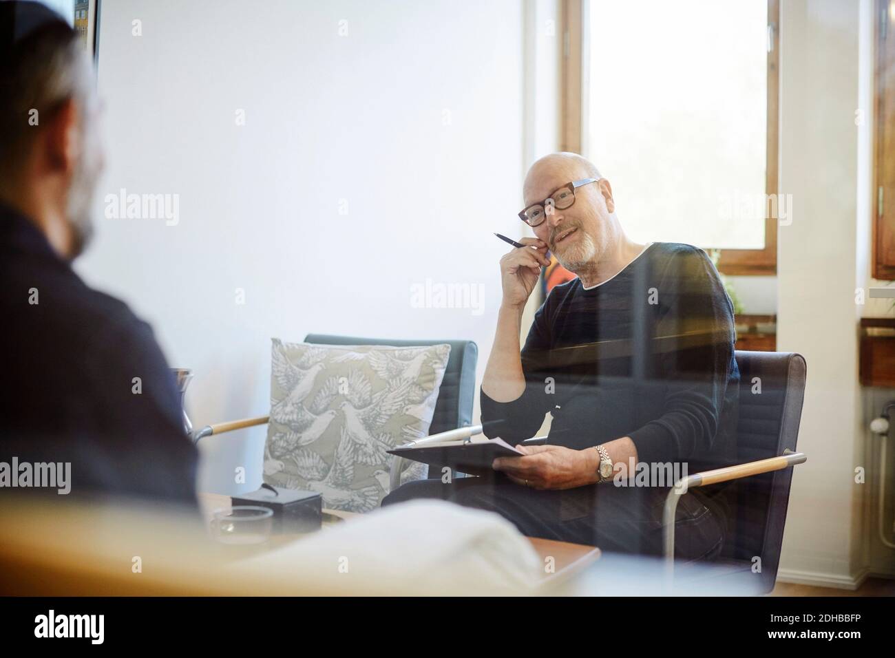 Community center doctor hi-res stock photography and images - Alamy