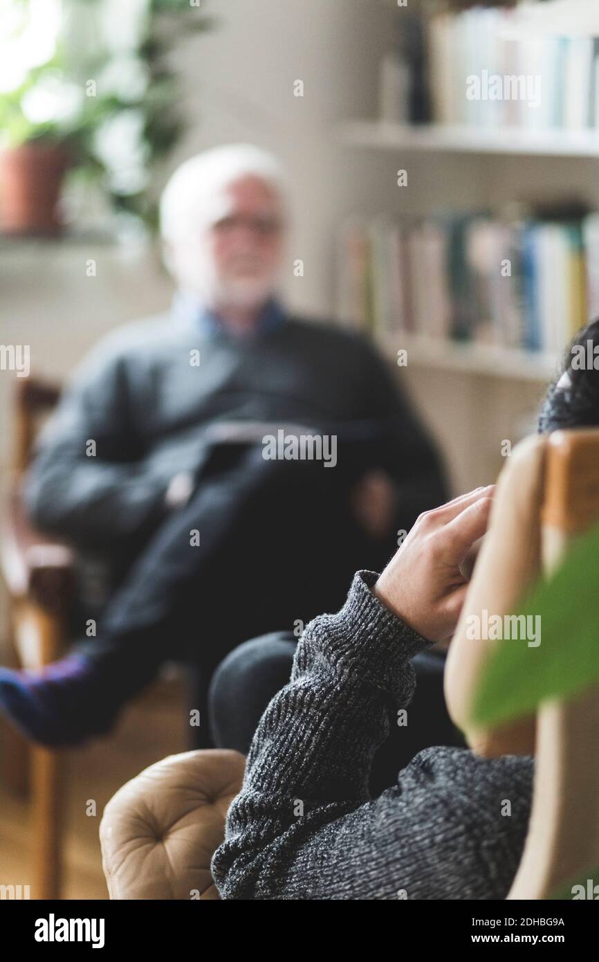 Two men in therapy couch hi-res stock photography and images - Alamy