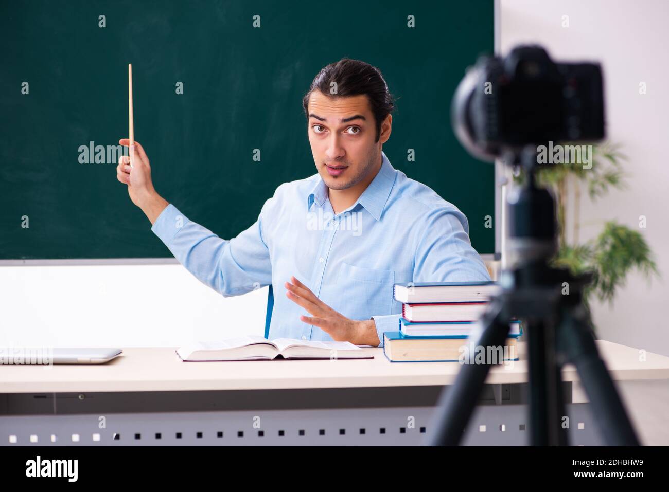 University video lecturer hi-res stock photography and images - Alamy