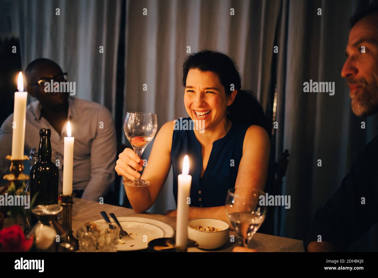 Dinner party home night hi-res stock photography and images - Alamy