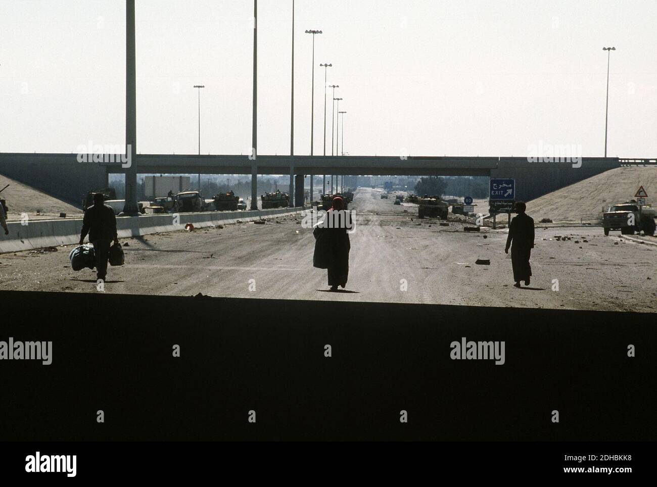 Kuwaiti citizens return after Iraqi occupation Stock Photo - Alamy Kuwaiti citizens return after Iraqi occupation Stock Photo - Alamy