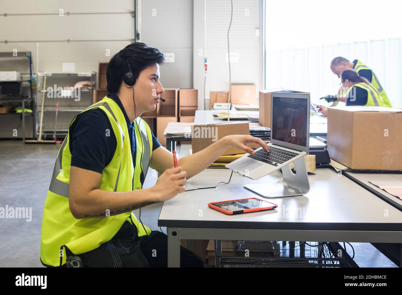 Customer service desk hi-res stock photography and images - Alamy