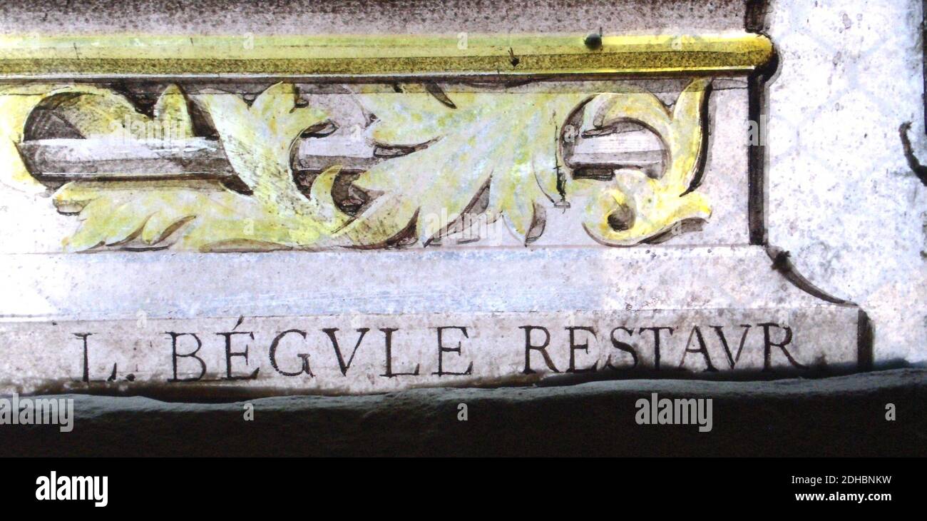 L.Bégule restaurateur à Villefranche Stock Photo - Alamy