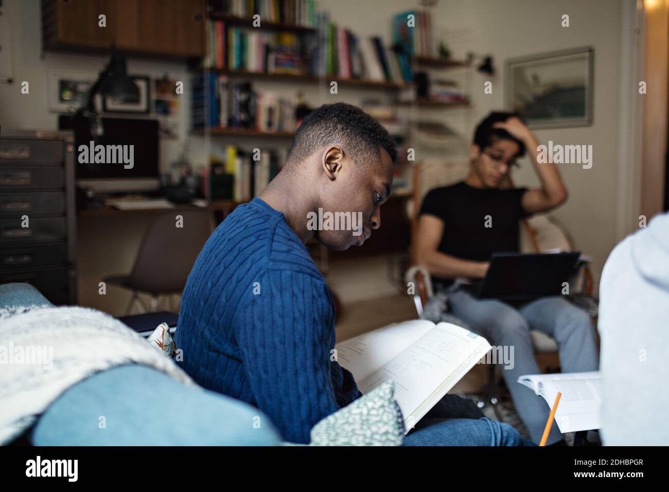 African american male 18 years hi-res stock photography and images - Alamy