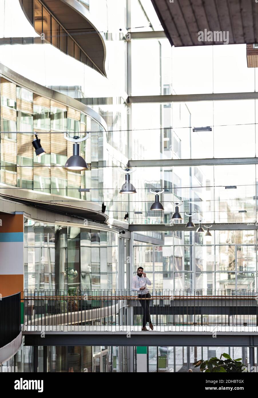 Office atrium hi-res stock photography and images - Alamy