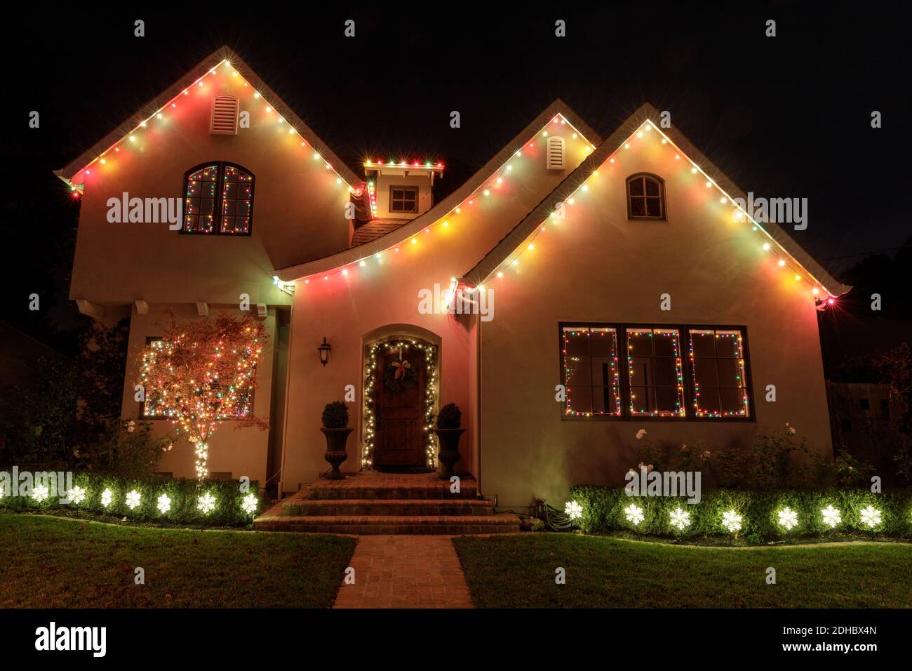 Christmas decorations display hi-res stock photography and images - Alamy