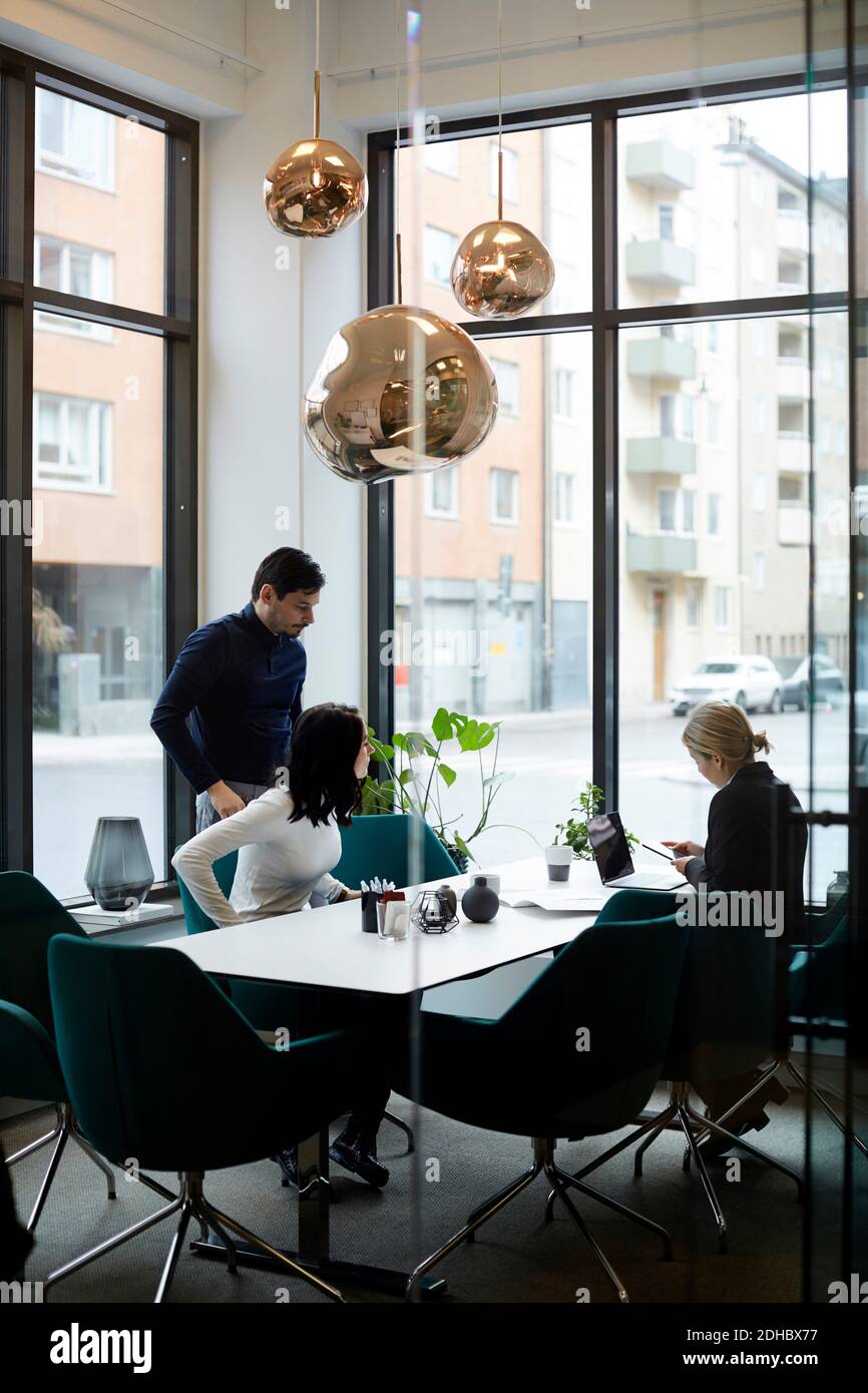 Visiting the office hi-res stock photography and images - Alamy