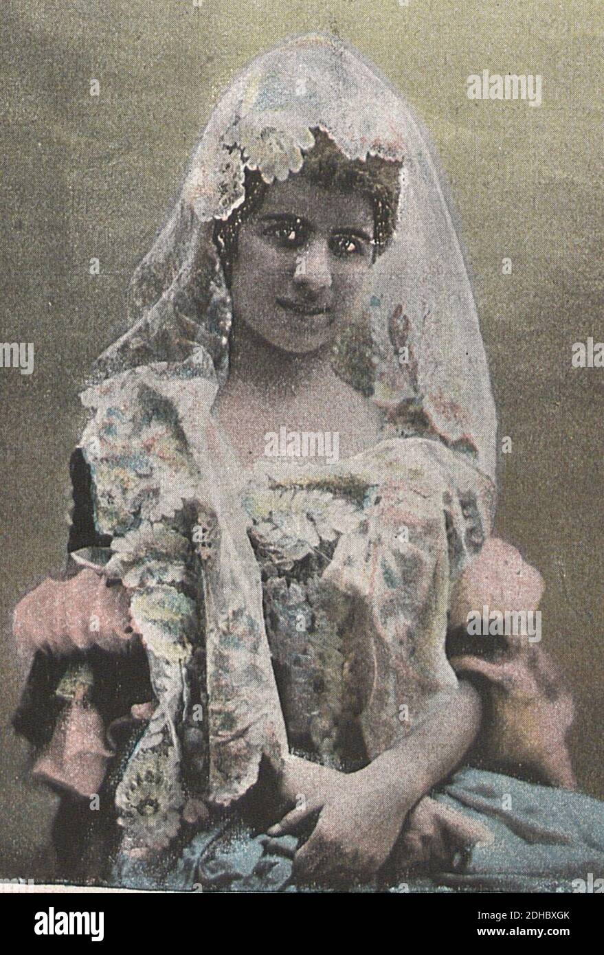 La marquesa de Ayerbe, por Alviach (cropped Stock Photo - Alamy