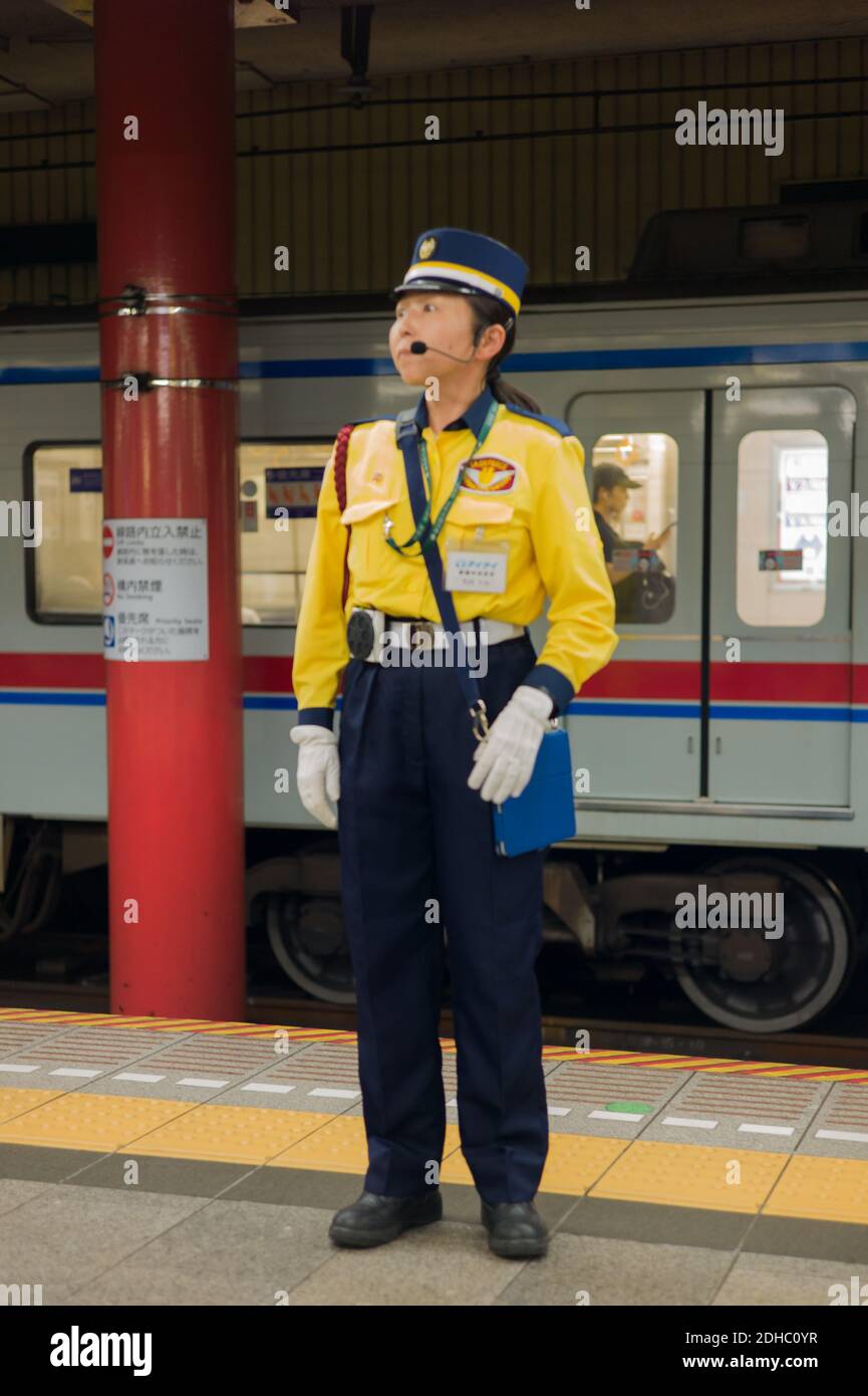 people in metro train station Stock Photo - Alamy