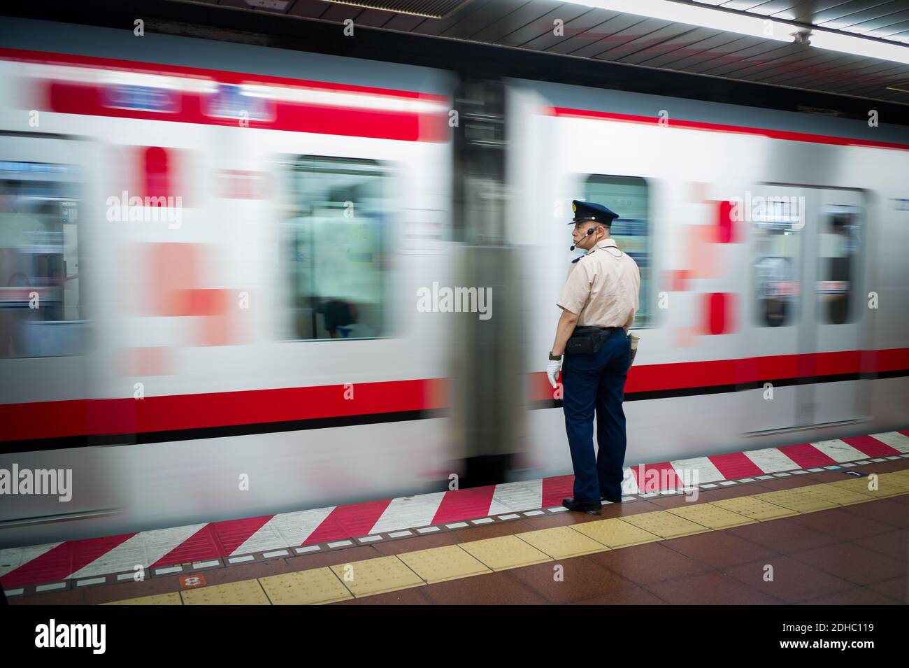 people in metro train station Stock Photo - Alamy