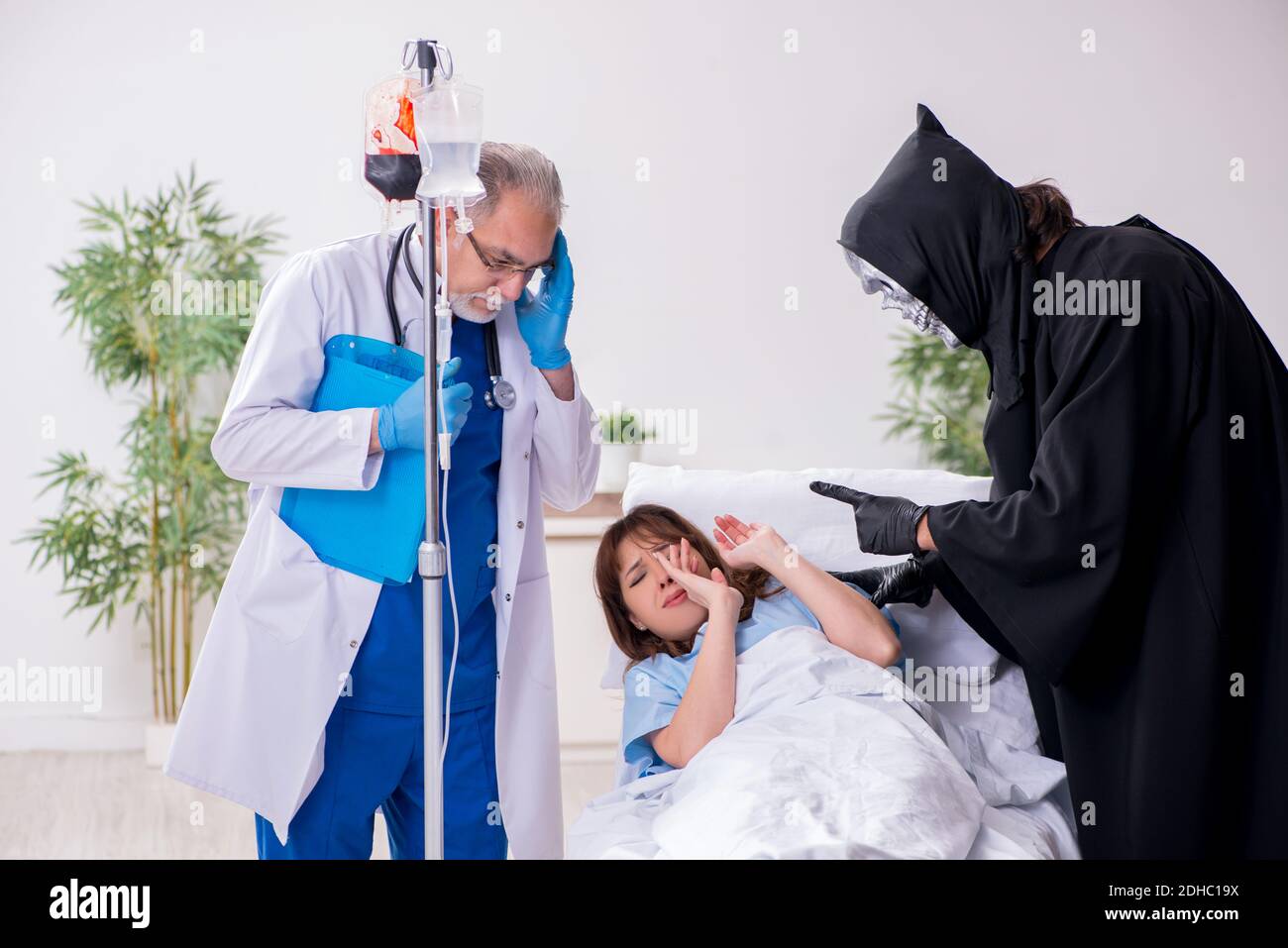 Scary female doctor hi-res stock photography and images - Alamy