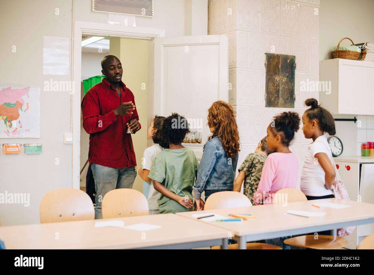 Children lining up in a classroom hi-res stock photography and images ...
