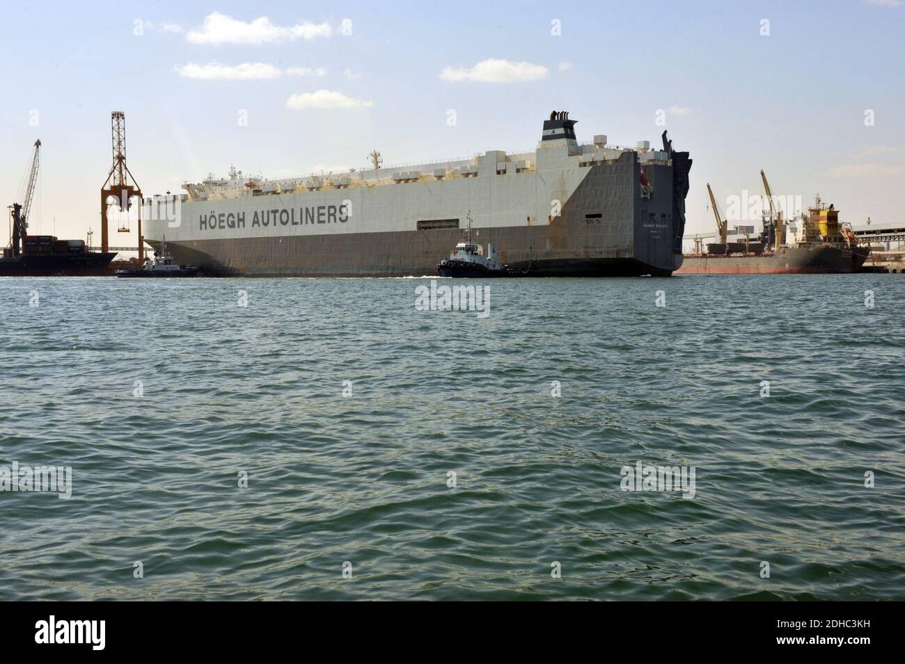 Kuwait port security 110326 Stock Photo - Alamy