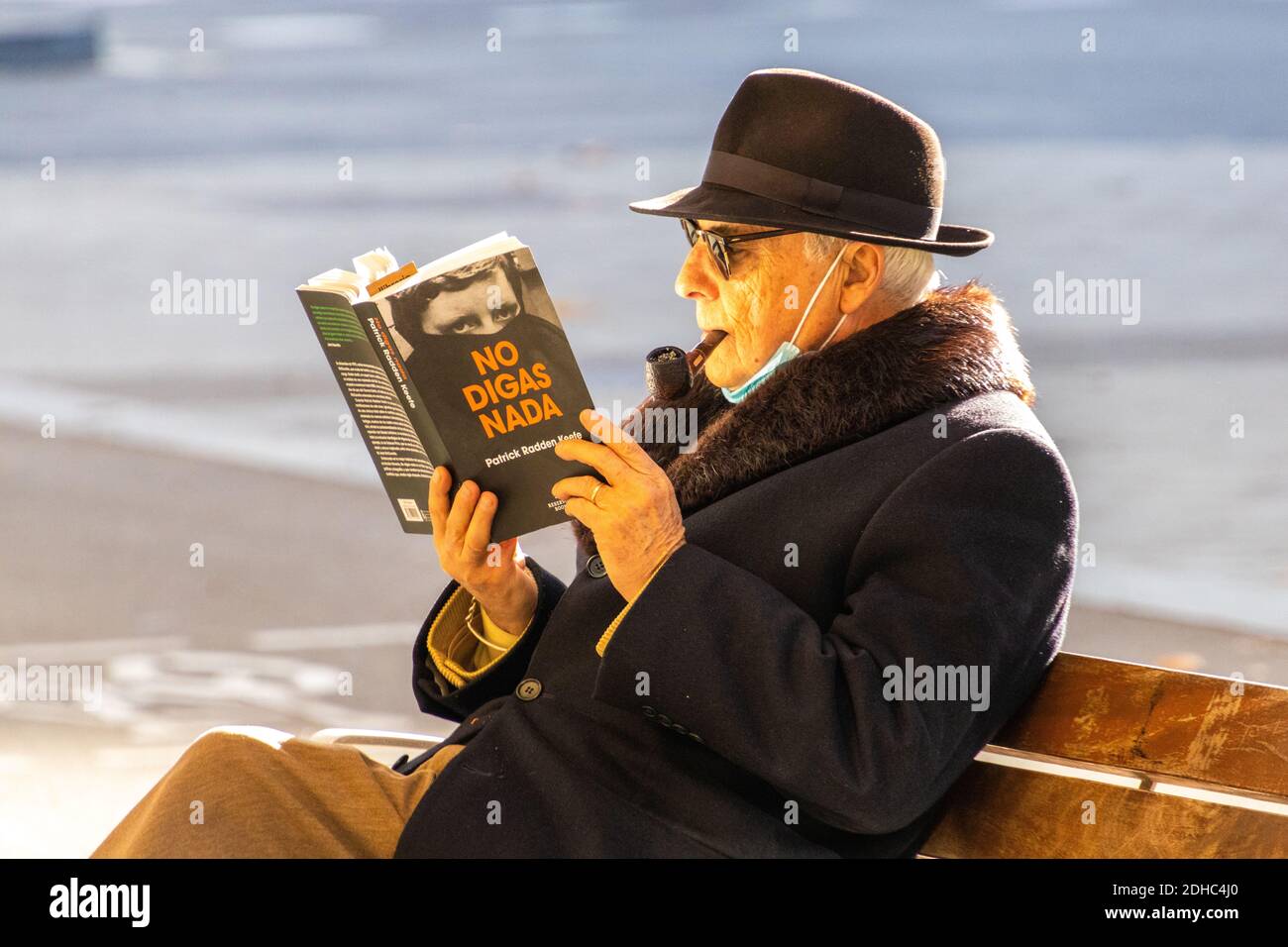 Man Sitting Alone Reading 744 Man Reading Alone Back Images, Stock