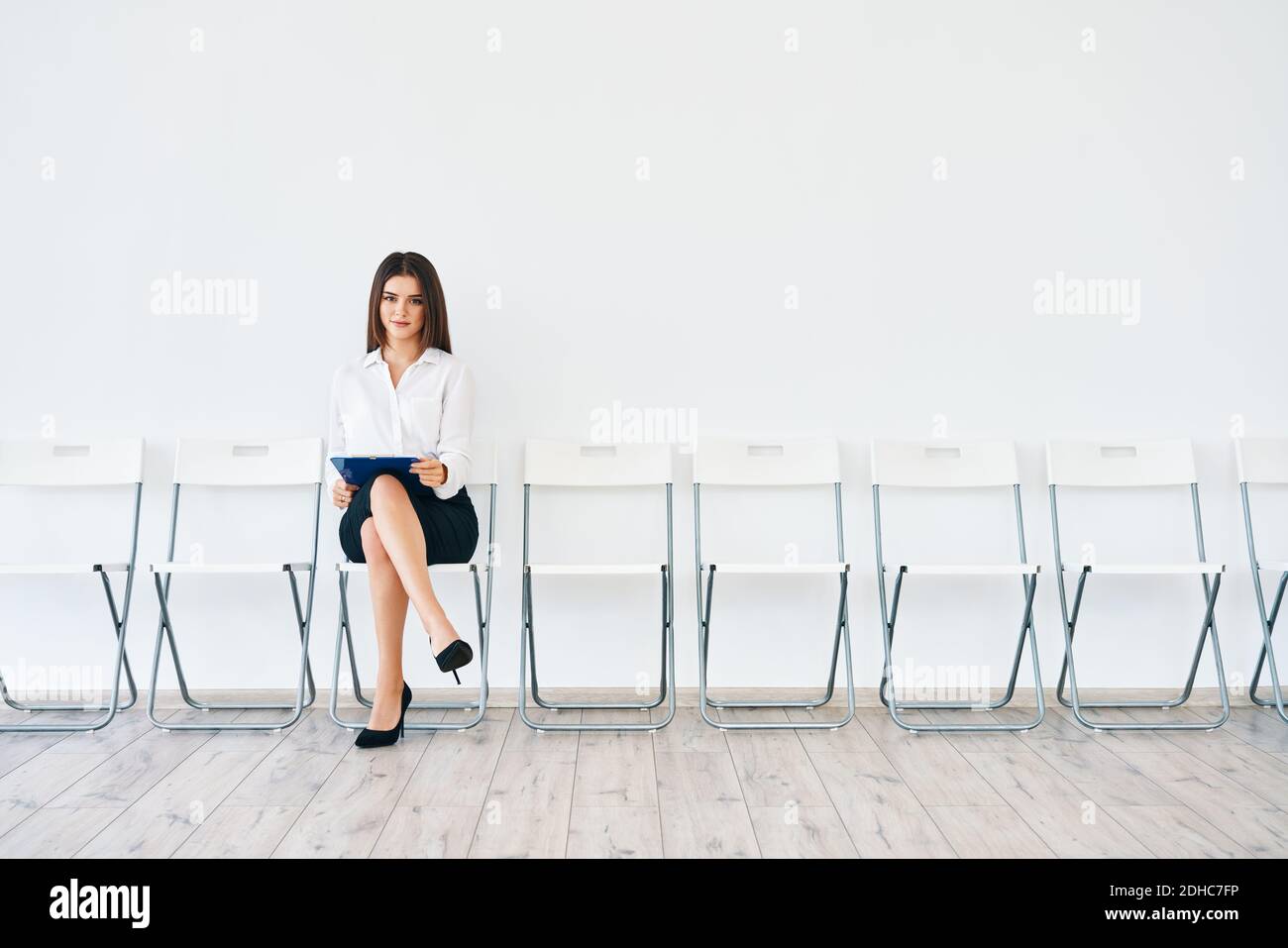 Interview clipboard female hi-res stock photography and images - Alamy