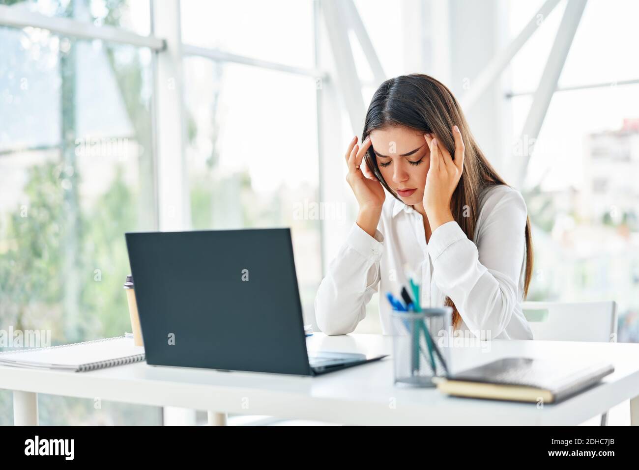Tired at office desk hi-res stock photography and images - Alamy