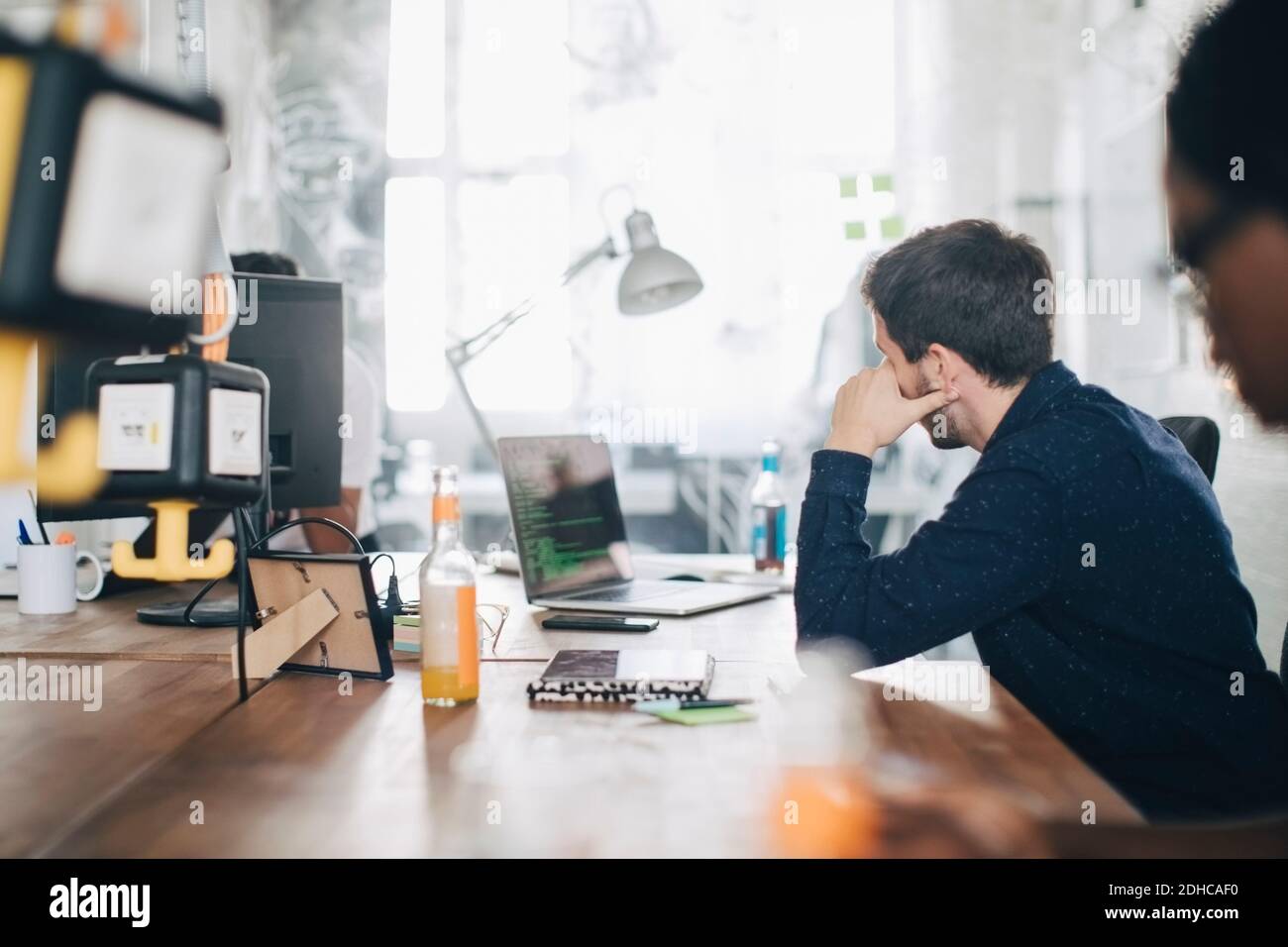 Office worker working computer hi-res stock photography and images - Alamy