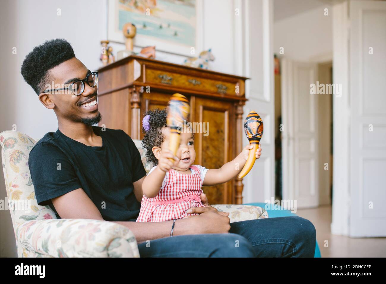 African maraca hi-res stock photography and images - Alamy