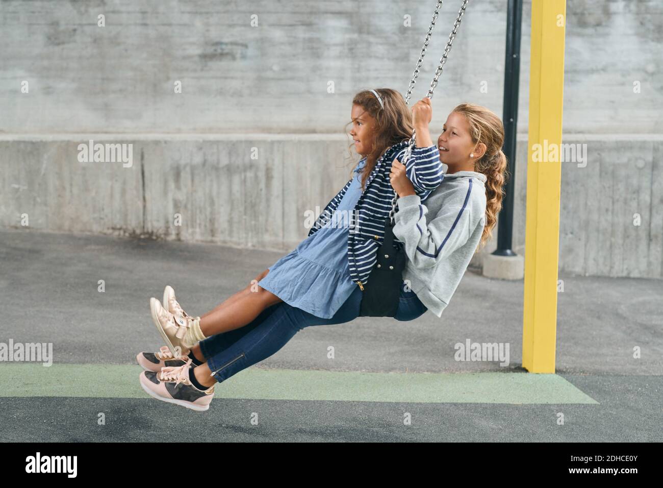 Swing sisters hi-res stock photography and images - Alamy