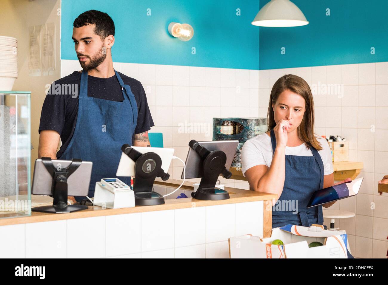 Restaurant checkout hi-res stock photography and images - Alamy