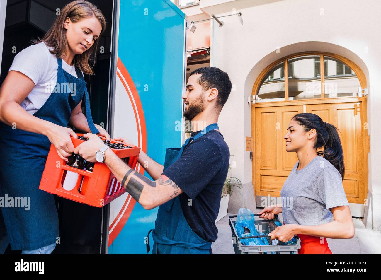 Loading crates truck hi-res stock photography and images - Alamy