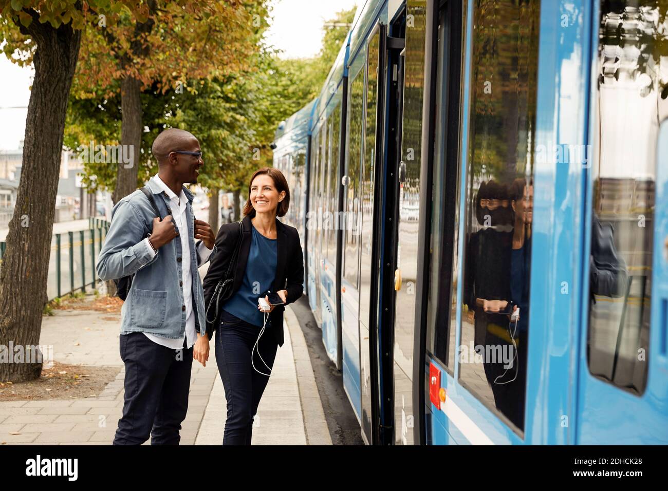 Commuters commuting color hi-res stock photography and images - Alamy