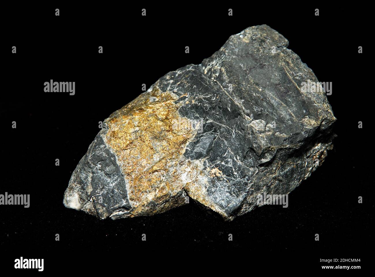 Copper vein quartz hi-res stock photography and images - Alamy