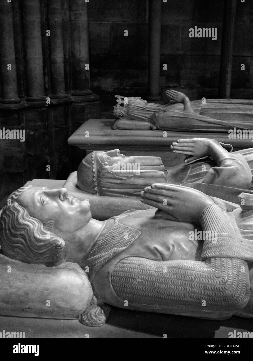 ST DENIS CATHEDRAL NECROPOLIS OF KINGS AND QUEENS OF FRANCE - SCULPTURE ...