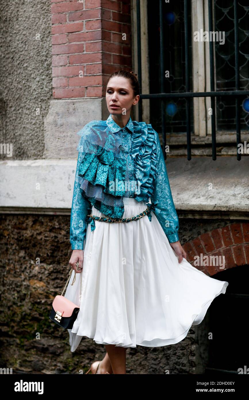 Street style, Landiana arriving at Valentino Spring-Summer 2018 show ...