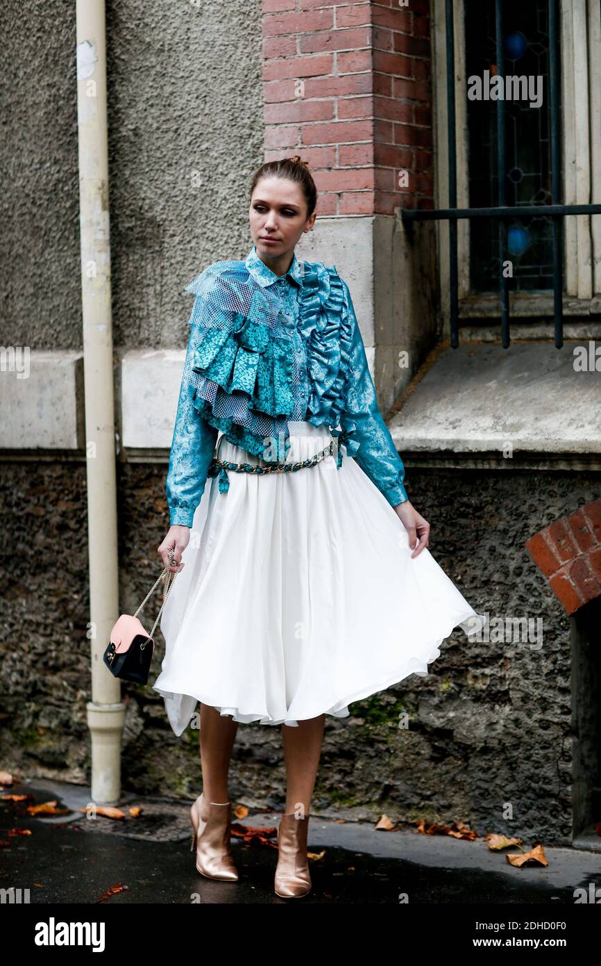 Street style, Landiana arriving at Valentino Spring-Summer 2018 show ...
