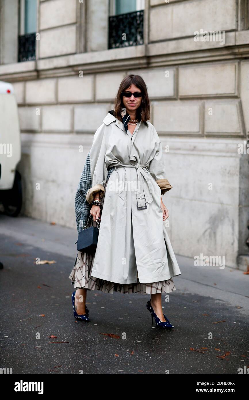 Street style, Natasha Goldenberg arriving at Valentino Spring-Summer ...