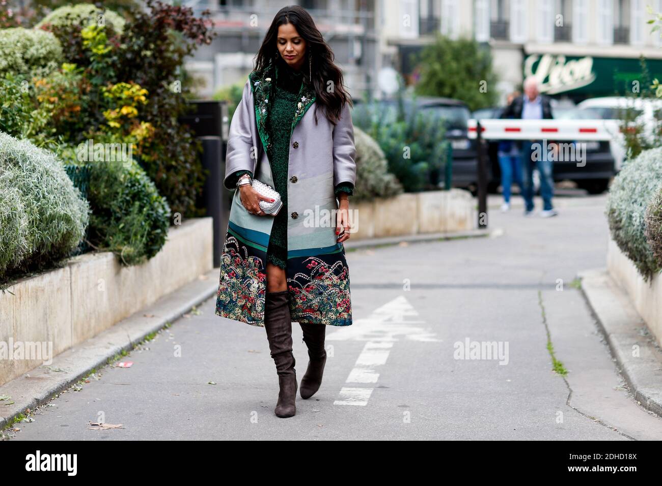 Street style, blogger Hannah Romao arriving at Giambattista Valli ...