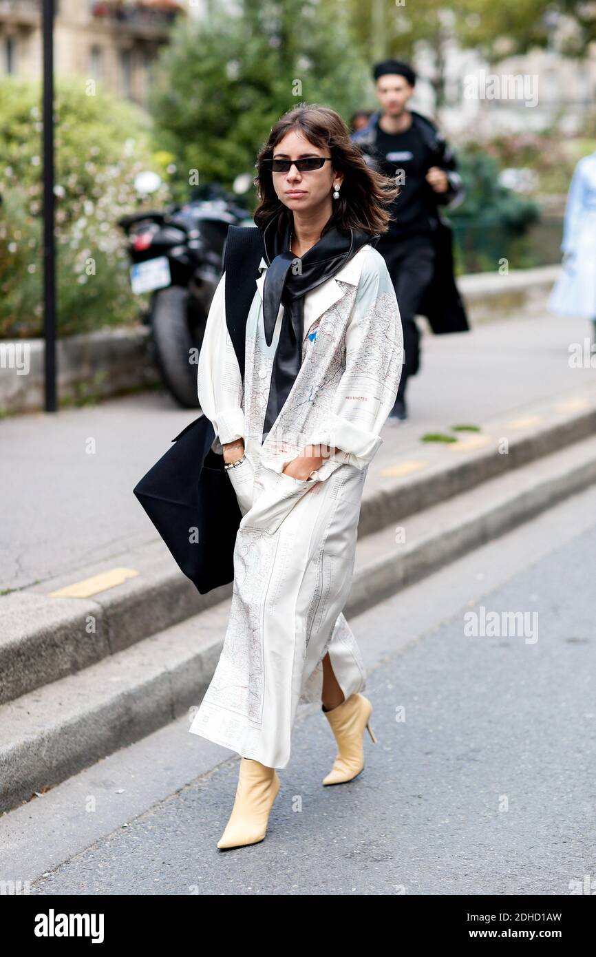 Street style, Natasha Goldenberg arriving at Giambattista Valli Spring ...