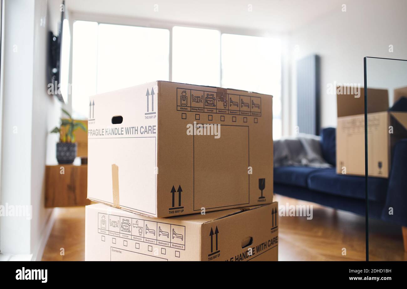 Removal boxes hi-res stock photography and images - Alamy